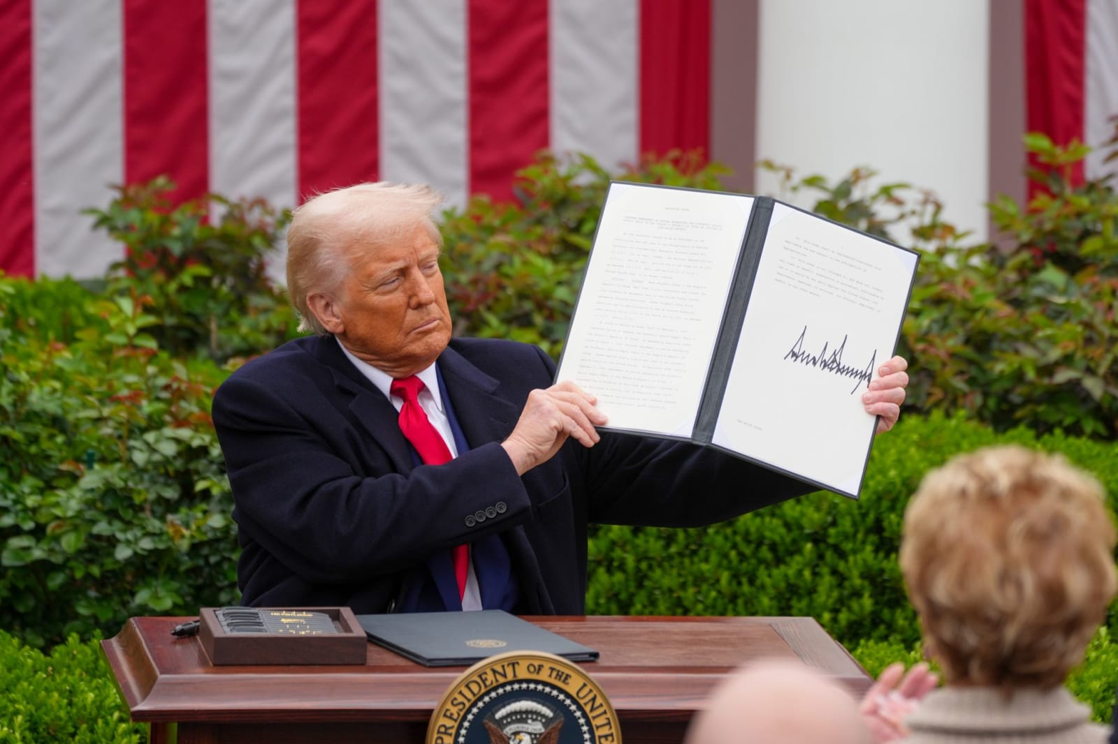 Trump calls EU's decision not to retaliate on tariffs 'very smart'