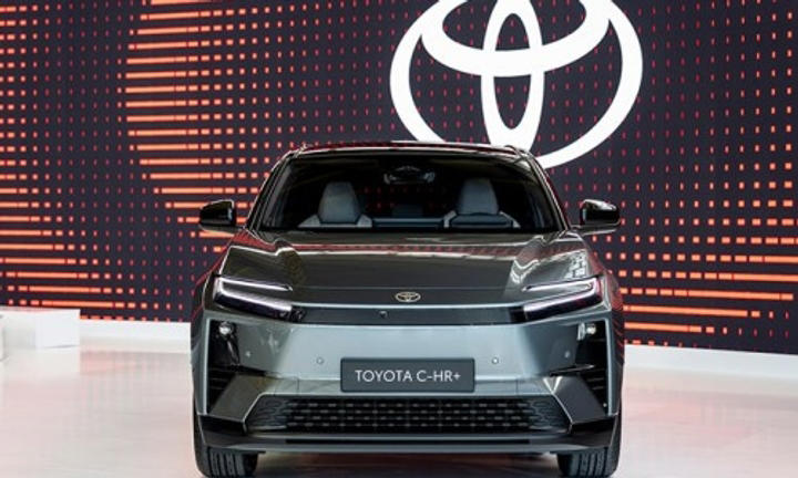 BYD, 5분 충전으로 400km 주행! 테슬라와의 경쟁에서 우위를 점할 전략