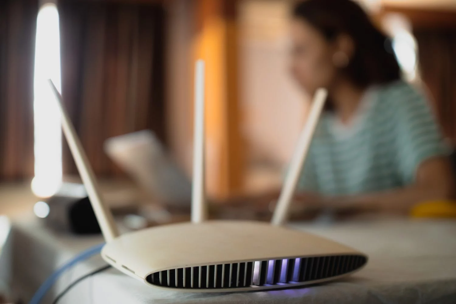 Este ajuste de tu router Wi-Fi podría estar dejando vía libre para que ...