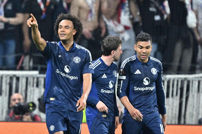 I spotted Avram Glazer's reaction to Joshua Zirkzee's goal for ...