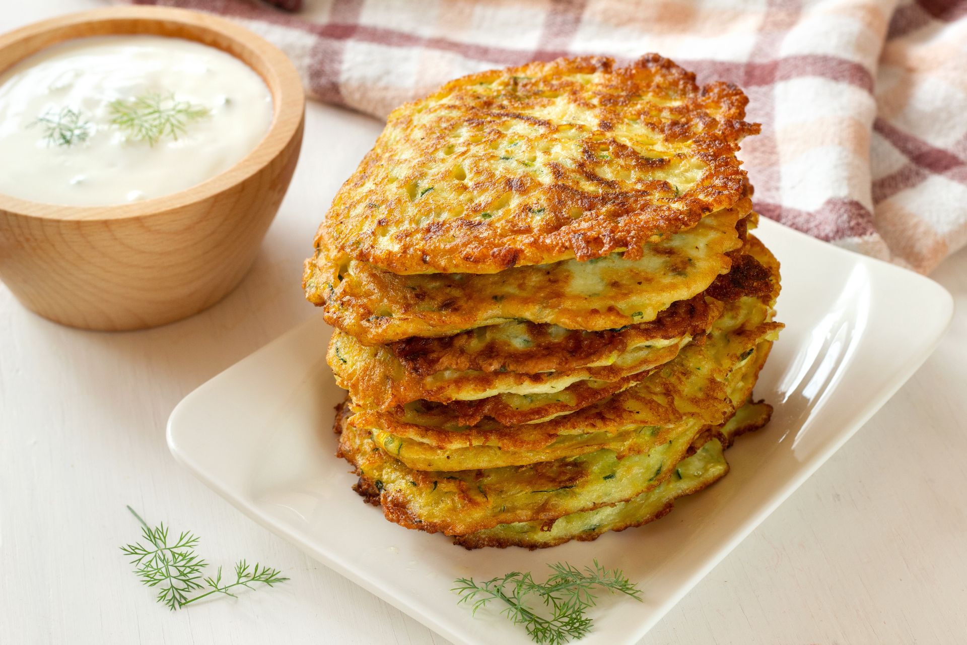 Ścieram na tarce 2 warzywa i łączę z kilkoma składnikami. Te placki są ...