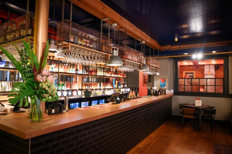 The 'special' new Nottingham pub the Queen of Hockley that offers ...