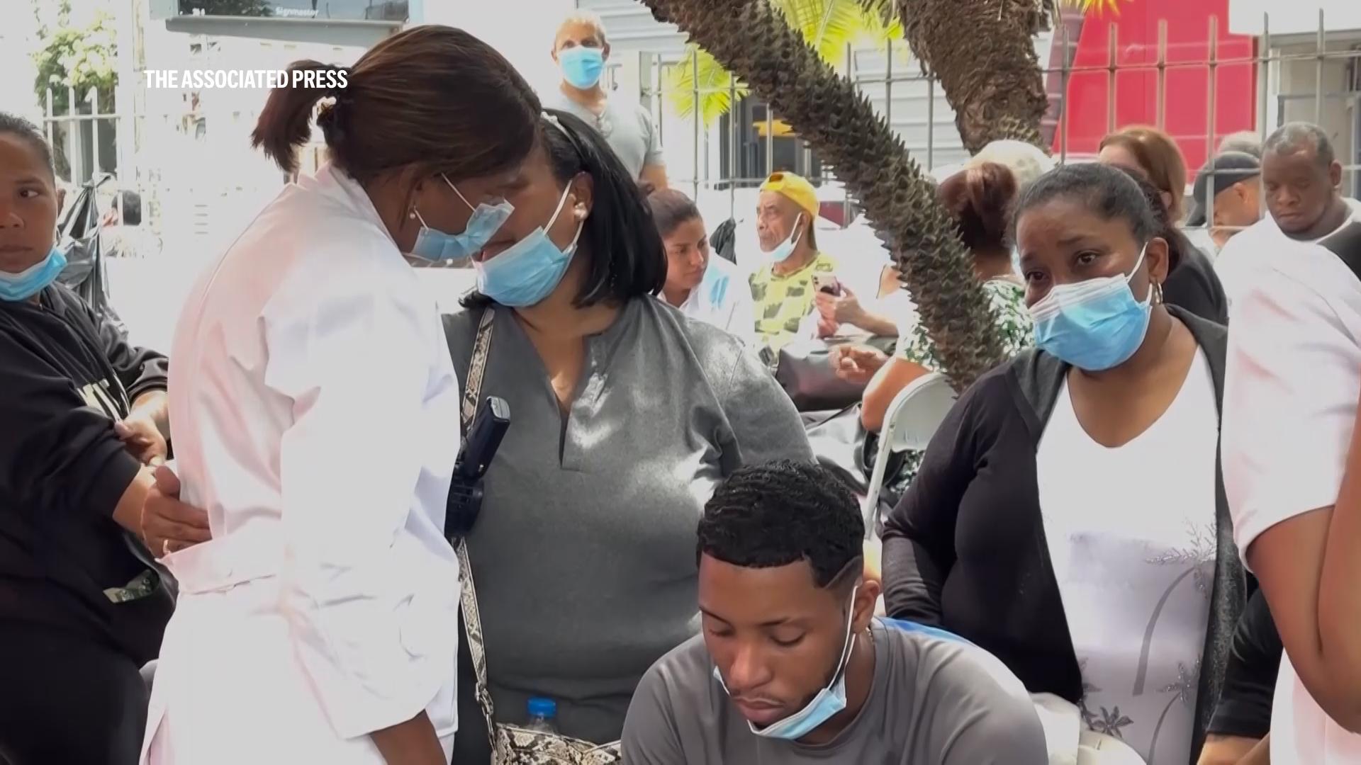 Fans of Dominican singer who died in the club collapse follow the ...