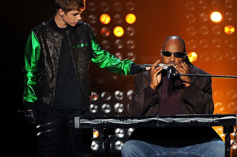 Justin Bieber teases that Stevie Wonder 'never sees' his FaceTime ...