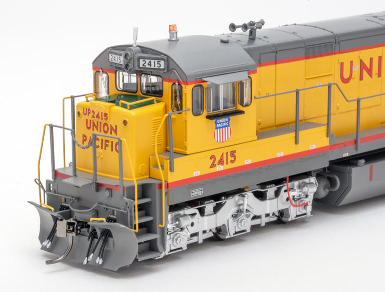 Rapido Trains HO GE C30-7