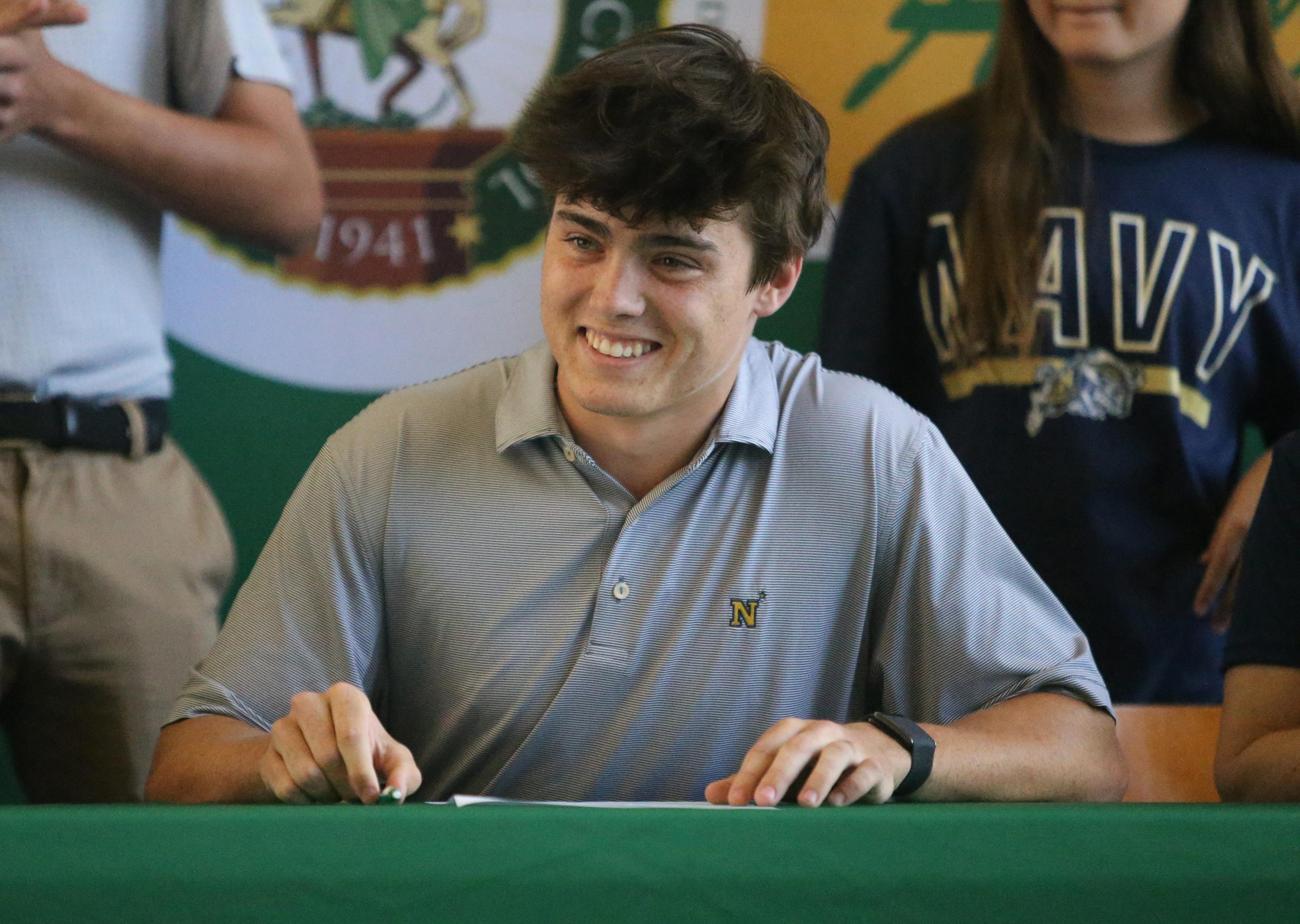 Pensacola Catholic's Hudson Mitchell signs with Navy to play college golf