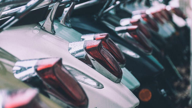 8 Oli Motor Matic Paling Direkomendasikan, Bikin Mesin Awet dan Irit