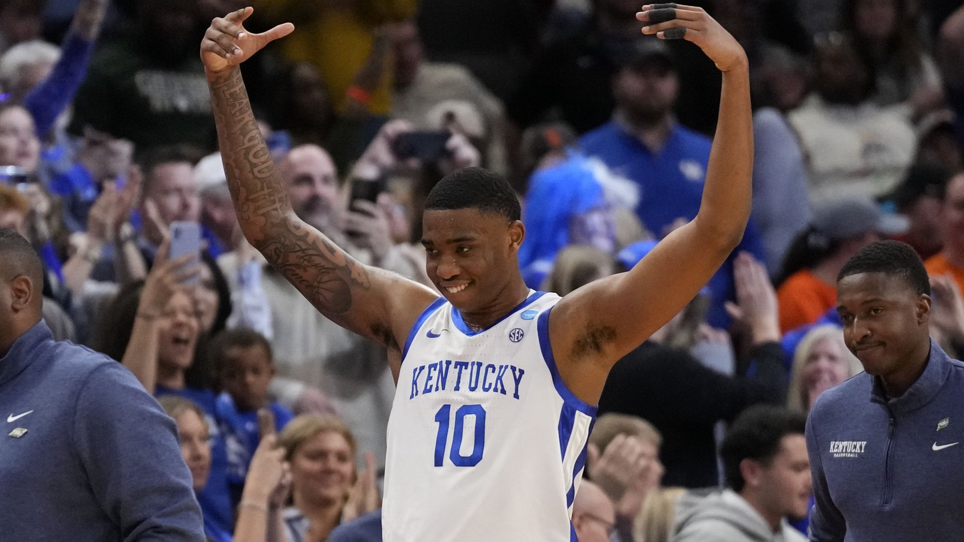 Friday Headlines: Acaden Lewis Decommits and Brandon Garrison on Portal ...