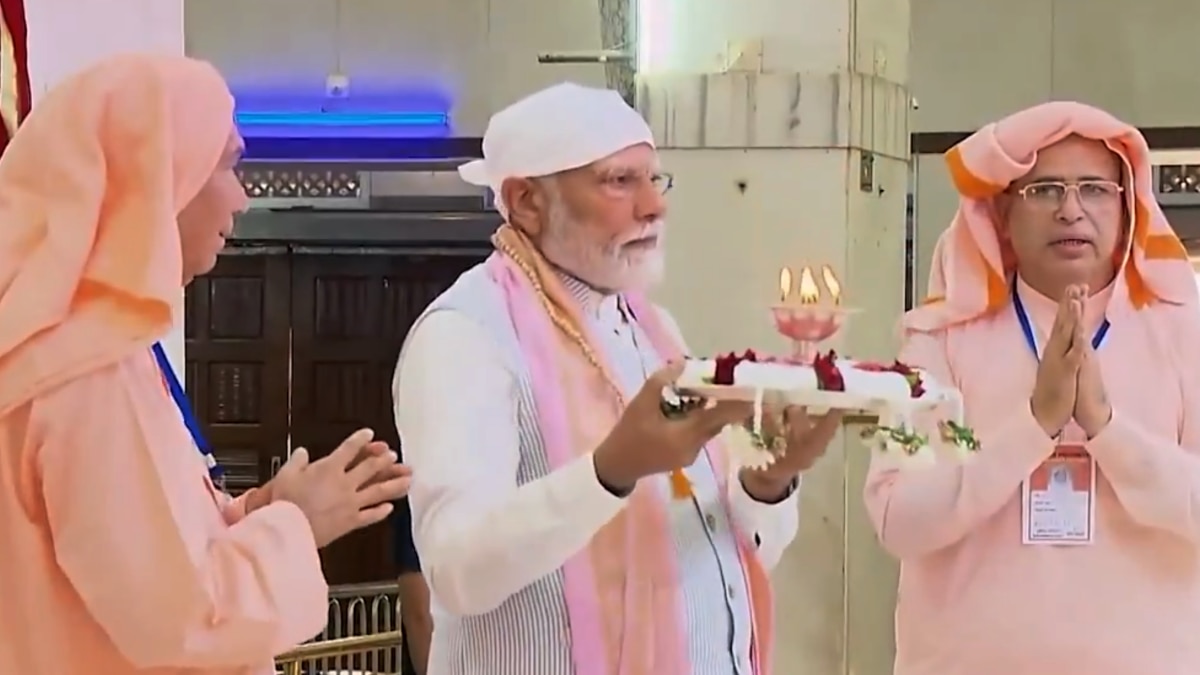 PM Modi Performs Puja And Offers Prayers At Madhya Pradesh's Anandpur ...