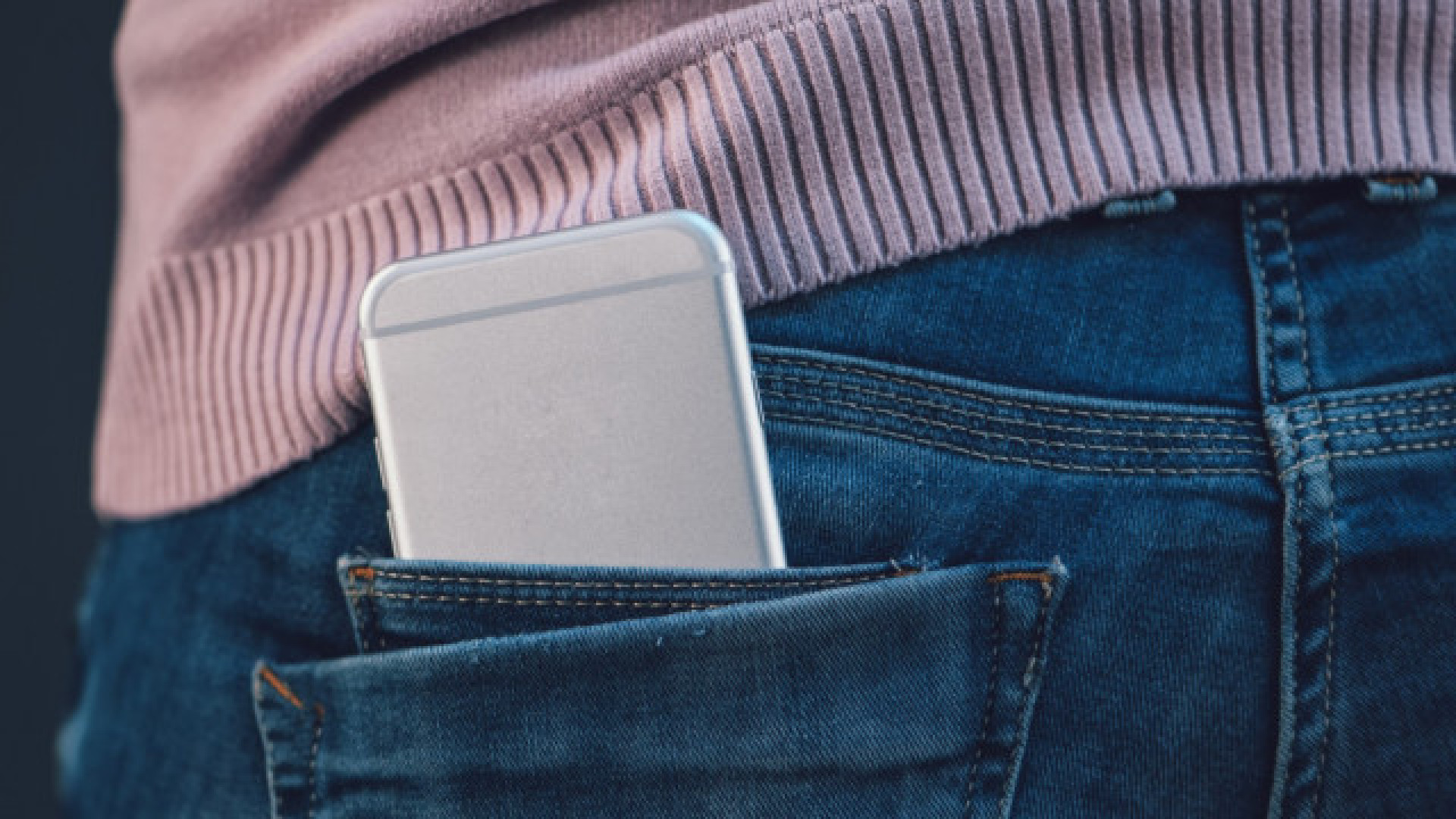 How your smartphone can lead to serious health problems