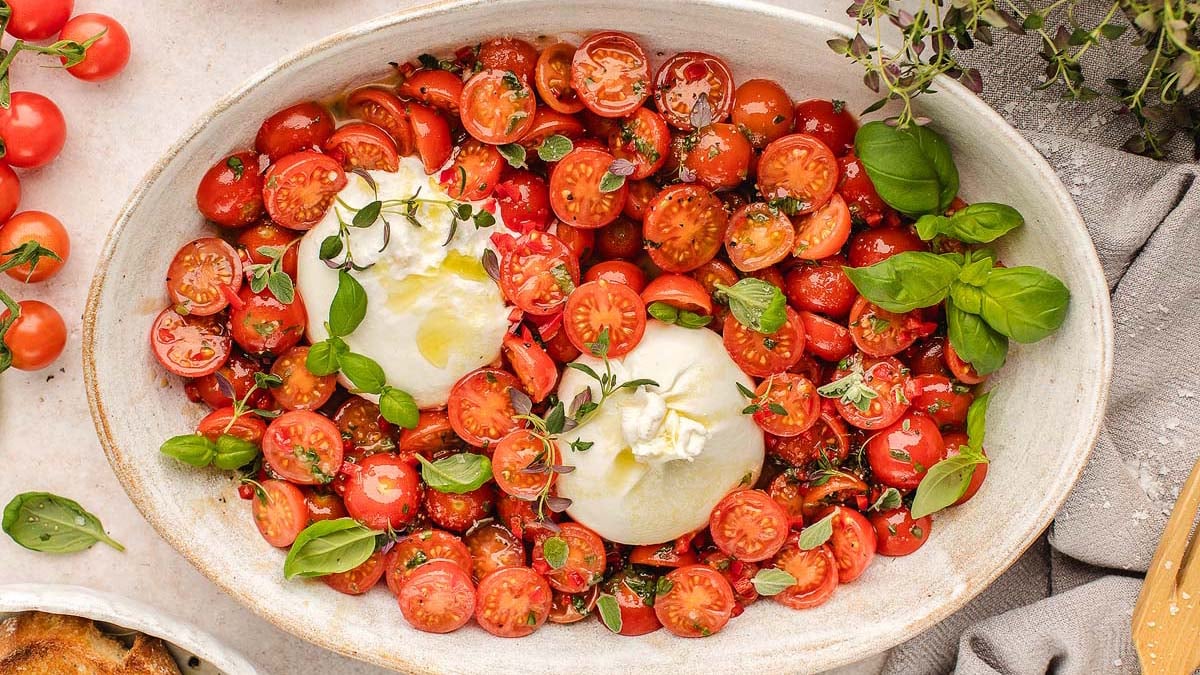 The 45 Bold Spring Salads So Good They Steal The Show