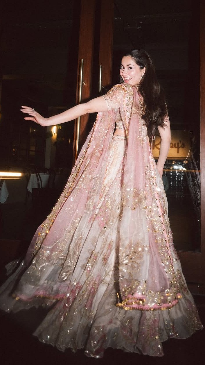 Pakistani Actress Hania Aamir Looks Dreamy In Mahima Mahajan's ₹1.4 ...