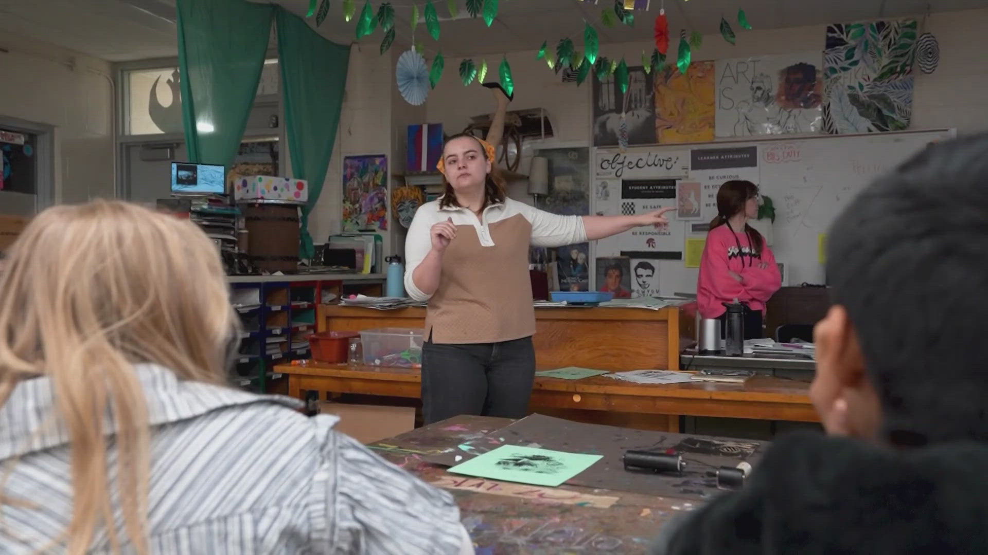 Knox County Schools approves accepting $2,000 teacher bonuses as part of state's universal ...