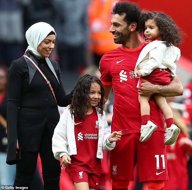 The Egyptian King and Queen with the 'Scouser' kids! How Mohamed Salah ...