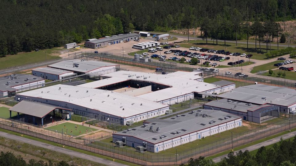 A Louisiana immigration judge says Mahmoud Khalil can be deported