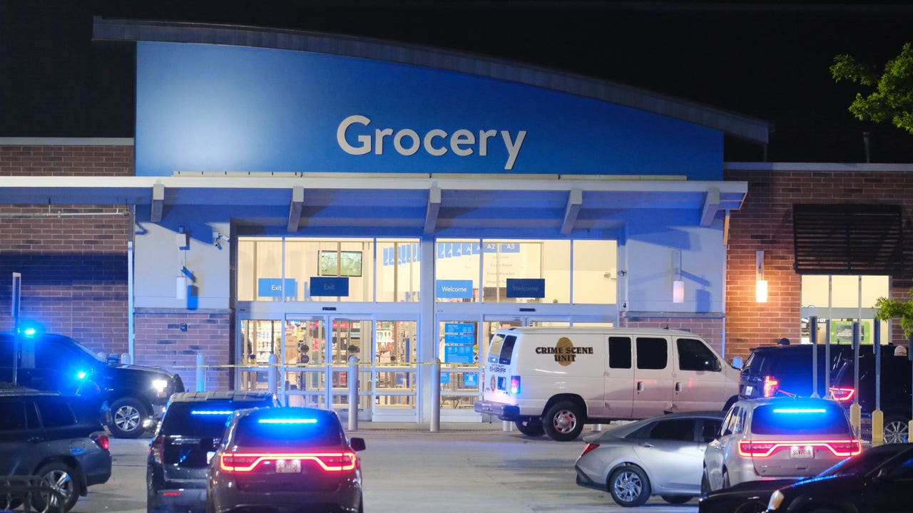 Walmart employee dies after killing 2, injuring 1 in shootings at ...