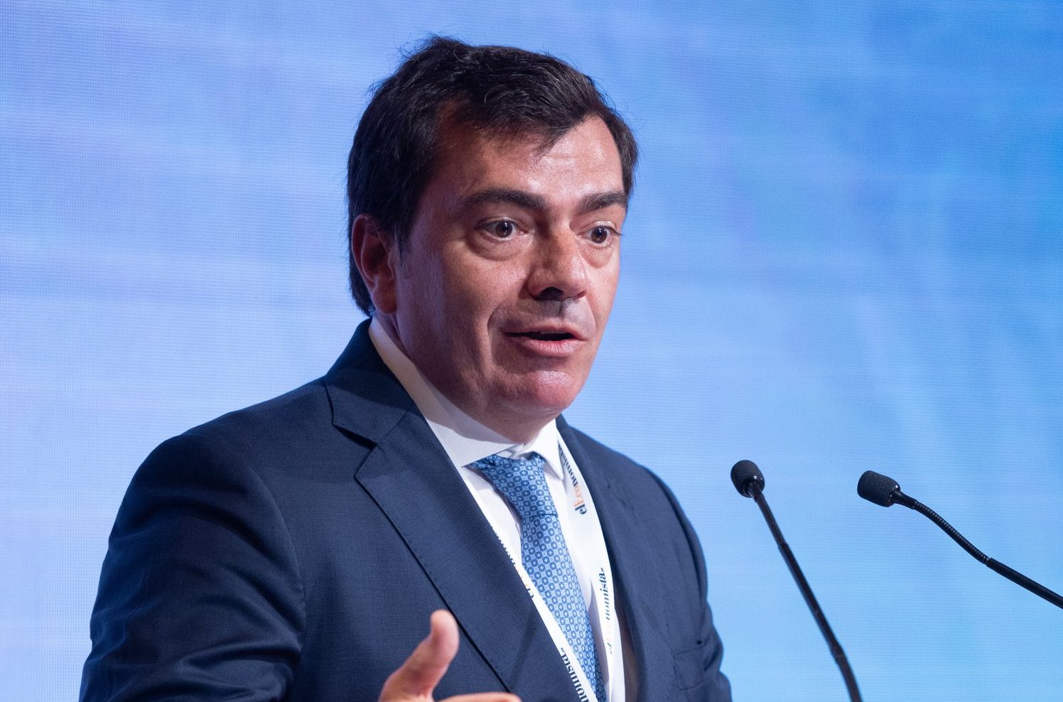 Who was Agustin Escobar? Siemens CEO killed in Hudson river helicopter ...