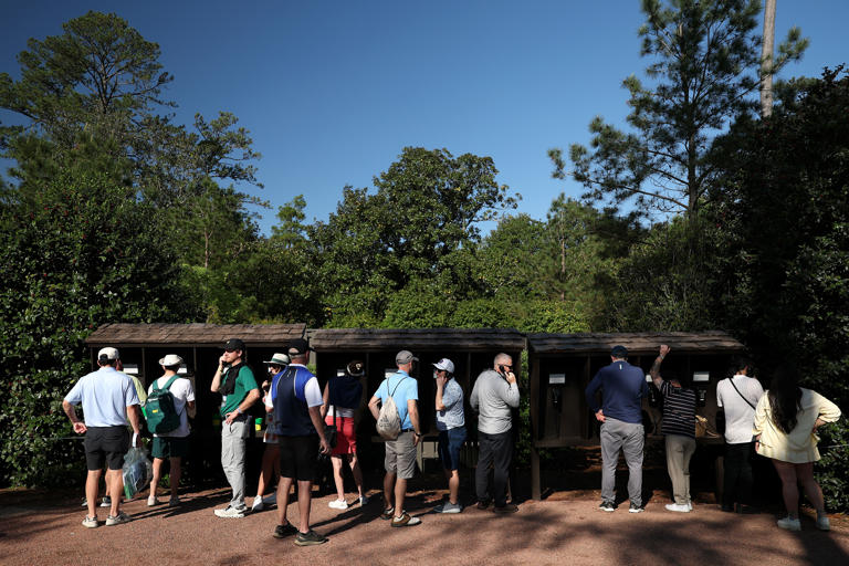 At the Masters, a day without phones is a journey back in time