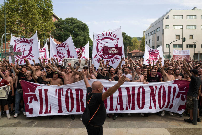 Torino, la protesta dei tifosi: «Cairo non salga a Superga il 4 maggio»