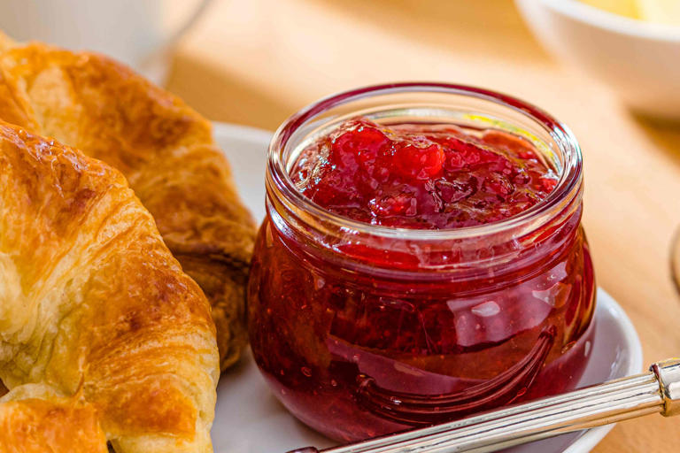 I asked 4 experts to name the best strawberry jam—they all said the ...