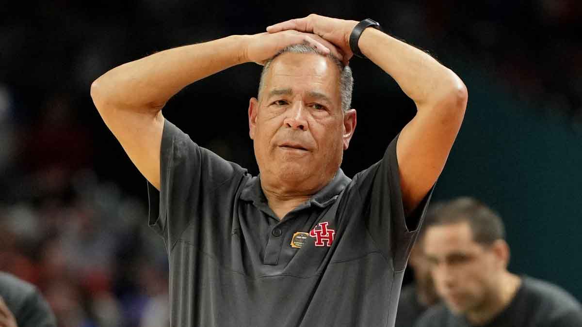 Houston basketball HC Kelvin Sampson says quiet part out loud after ...