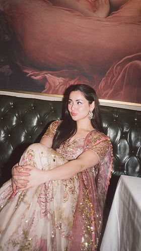 Pakistani Actress Hania Aamir Looks Dreamy In Mahima Mahajan's ₹1.4 ...