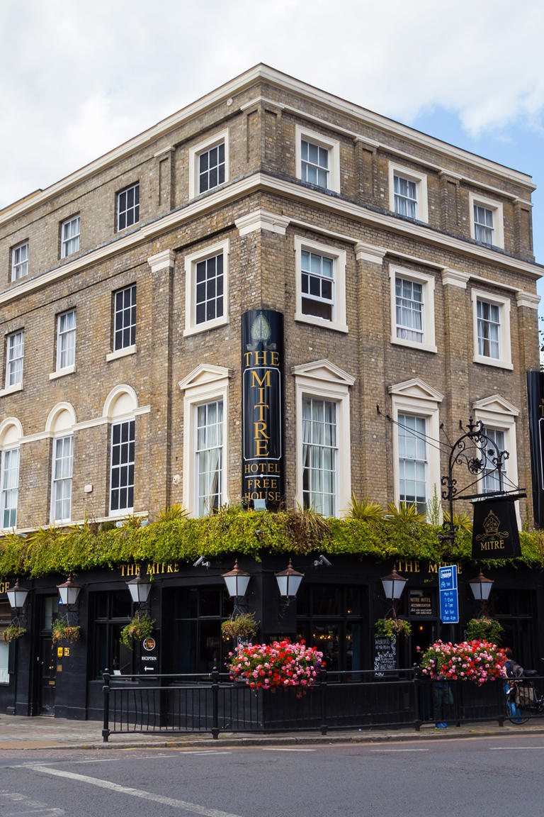 Best Pubs Along The London Marathon Route