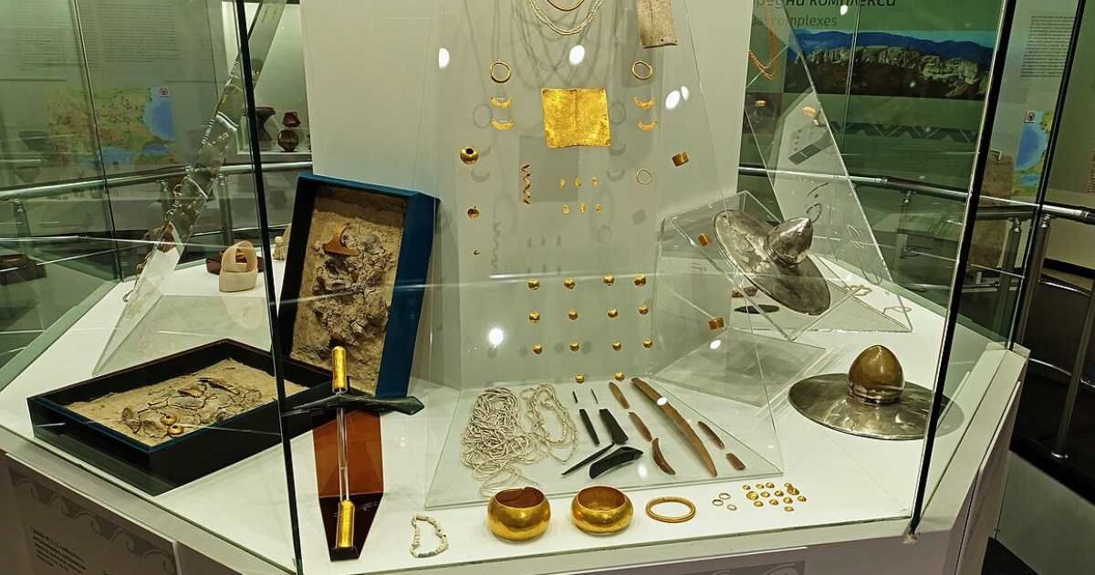 Archaeologists Found Close to 3.5 Pounds of Gold Buried in the Varna ...