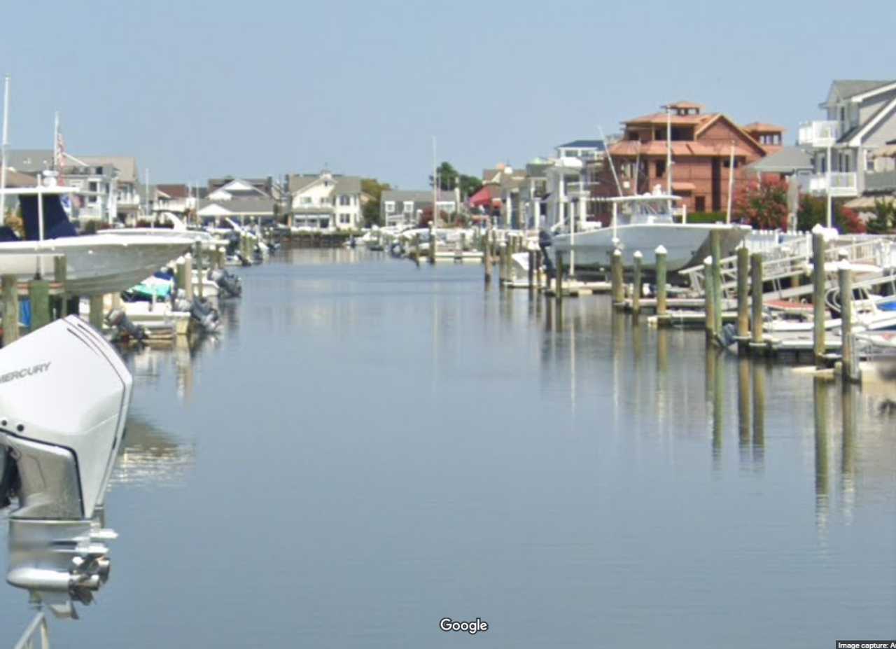 NJ High School Rowers Rescued After Boat Takes On Water: Firefighters