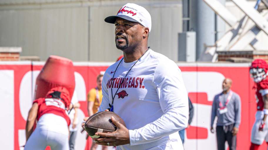 What can fans expect from Razorbacks' scrimmage on Saturday?