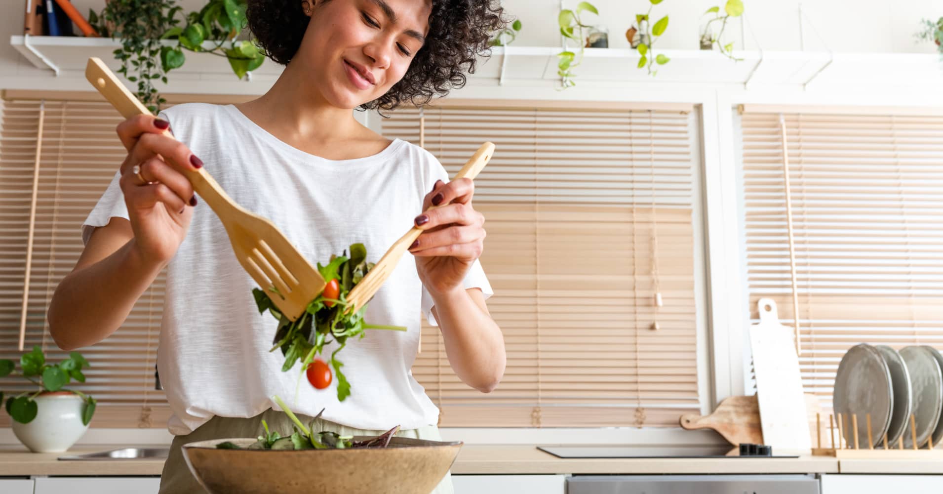5 tips for stress-free eating, from a dietitian: 'One meal won't make ...