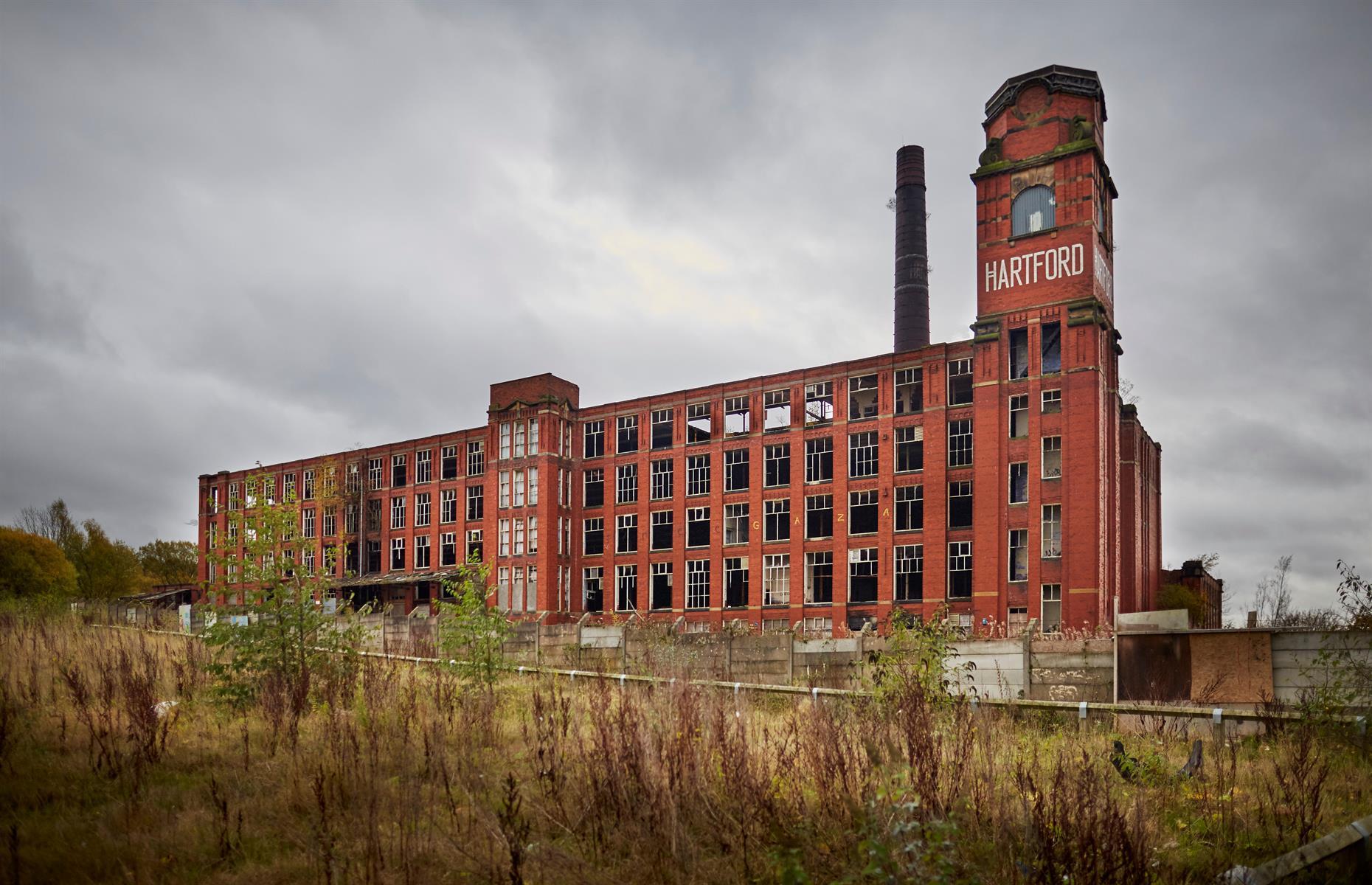 Eerie photos of abandoned factories in Canada and beyond