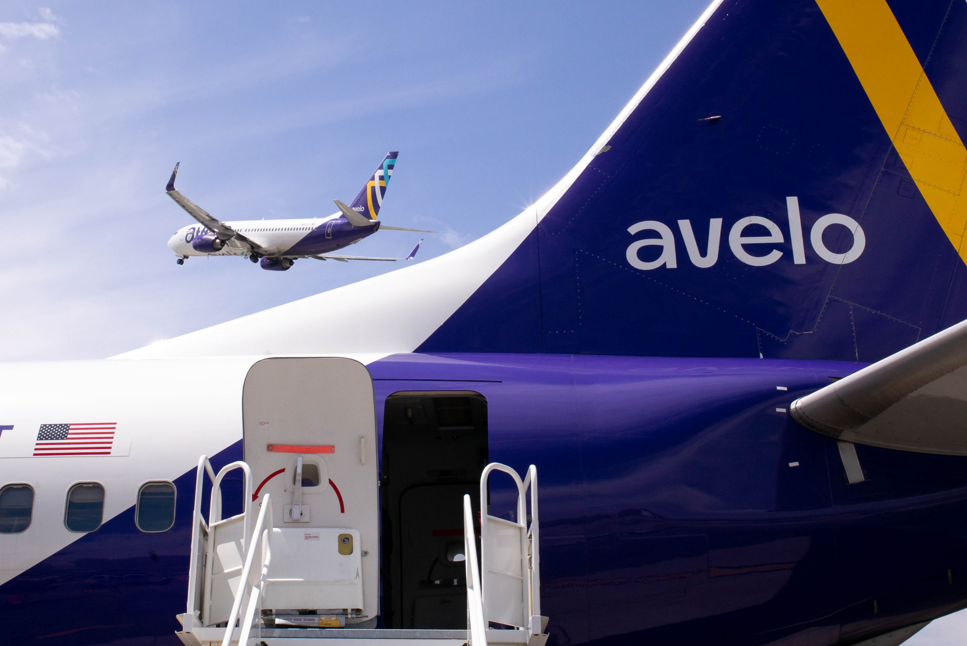 Small airline faces boycotts over deal to run deportation flights for ICE