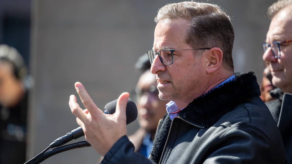 Blanchet calls for Bill 21 ban on religious symbols to apply to federal ...