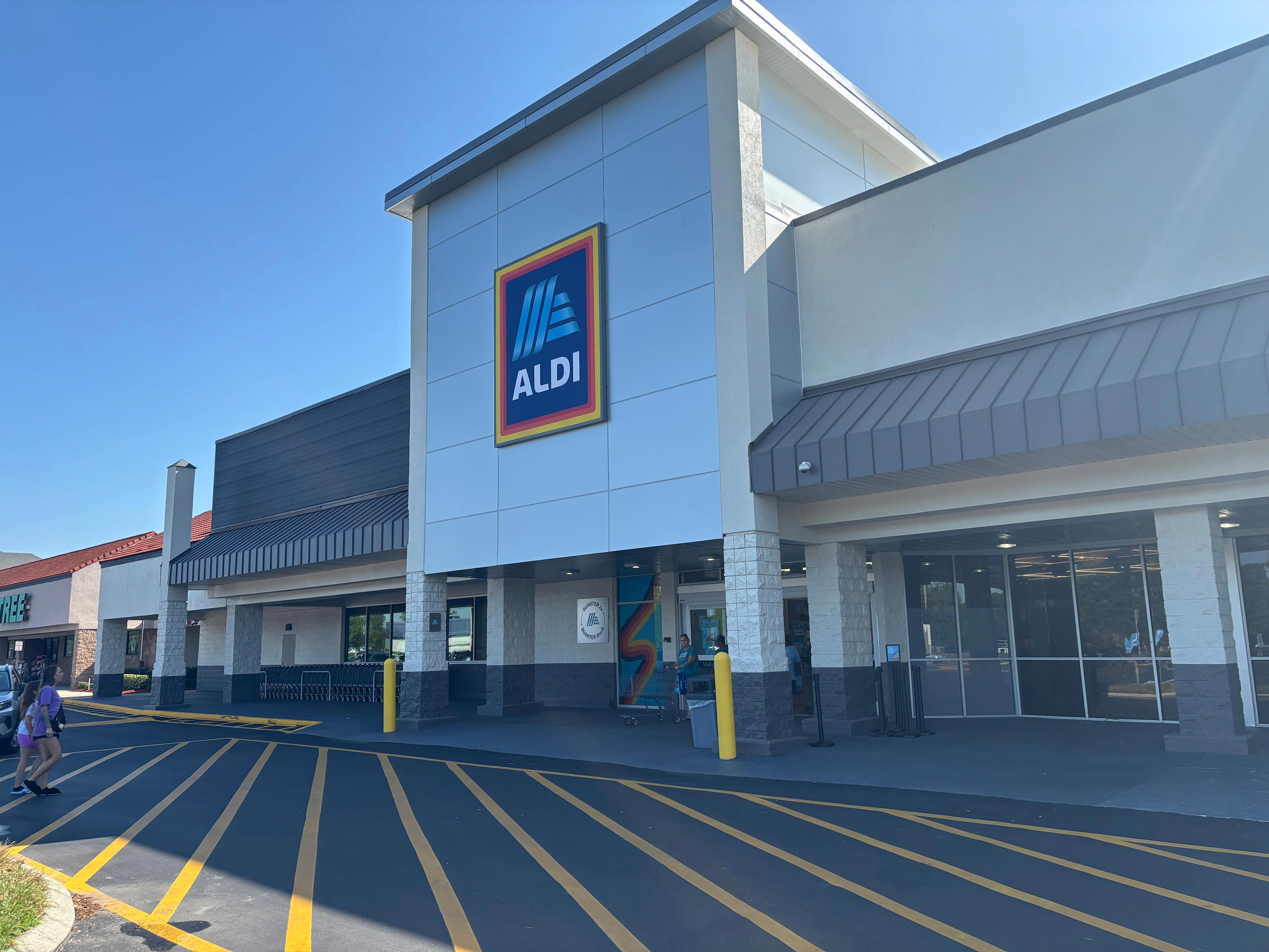 ALDI opens 3rd Lakeland store, a conversion of a former Winn-Dixie ...