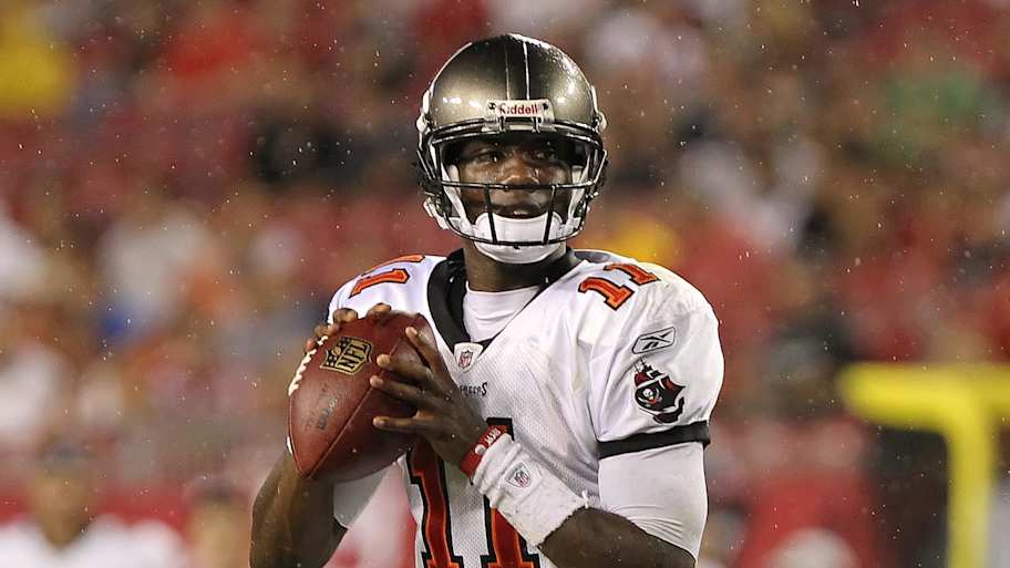 Former Buccaneers QB signs with Commanders