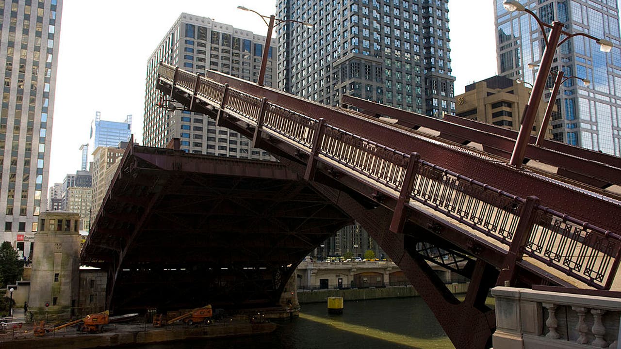 Chicago's State Street bridge to close for repairs through fall 2025