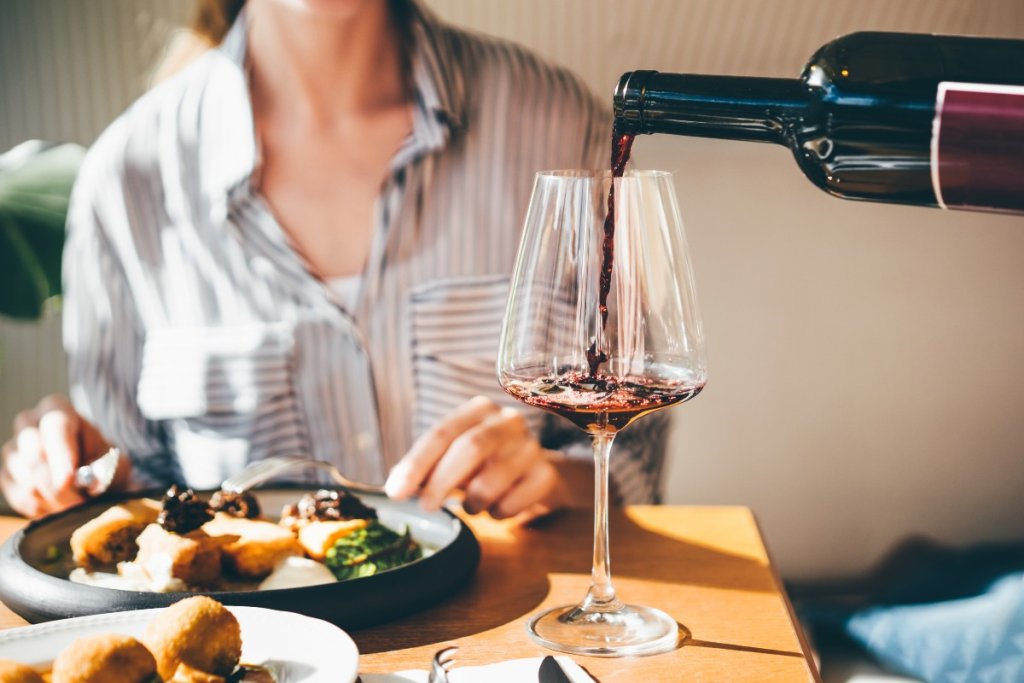 Goûter le vin au restaurant : comment doit-on s’y prendre
