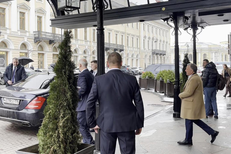 Trump Envoy Witkoff to Make Push on Ukraine Peace Talks in Meeting With Putin