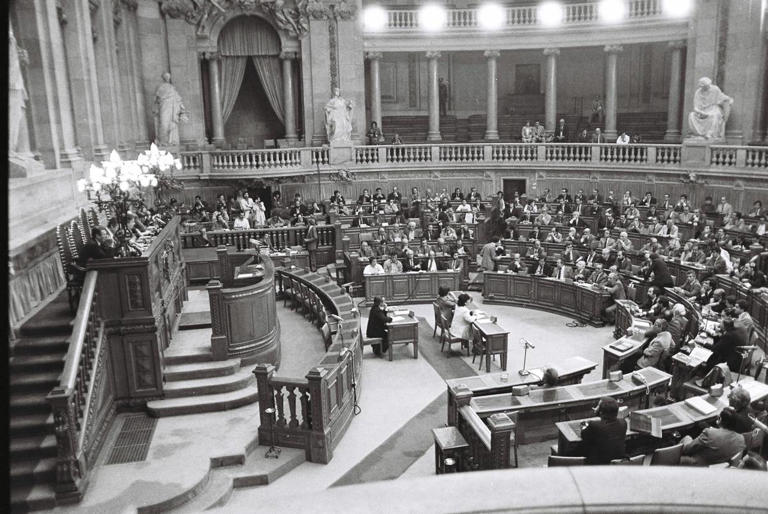 O cerco, a ameaça de bomba e o “trilho inóspito entre dois abismos”: a ...