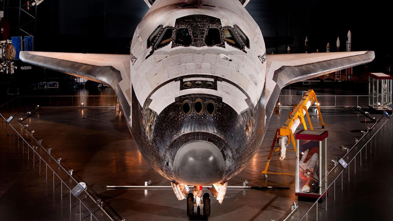 Texas senators: Move space shuttle Discovery from Smithsonian to Houston