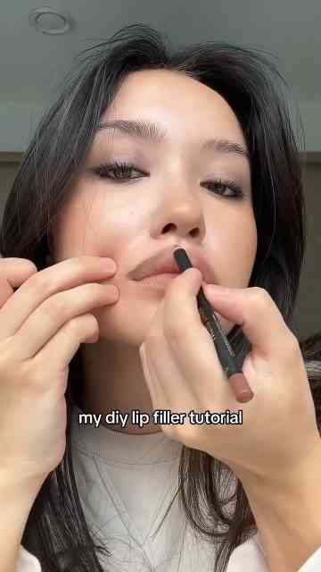DIY Lip Filler Look Without the Injections