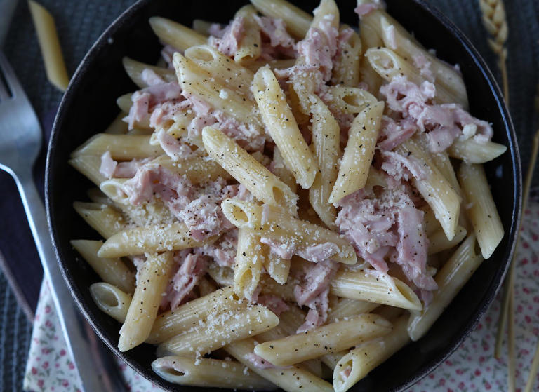 Pasta panna e prosciutto: cremosa, veloce e irresistibile!