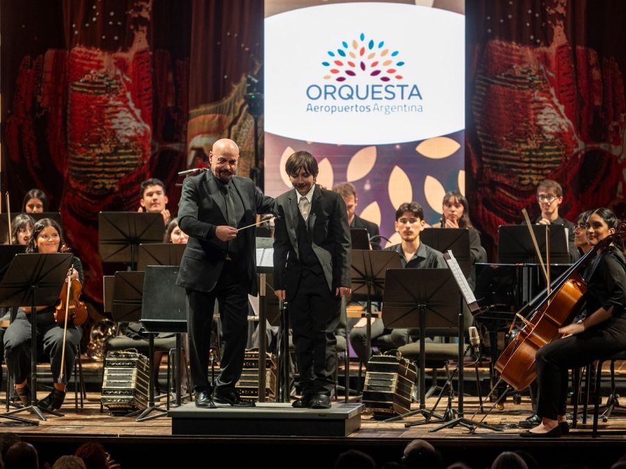 La Orquesta Aeropuertos Argentina festejó sus 10 años en el Teatro Colón