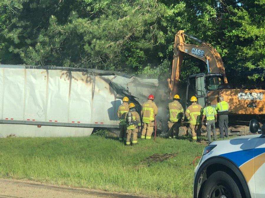 18-wheeler fire causes lane closure on I-20 West in Rankin County