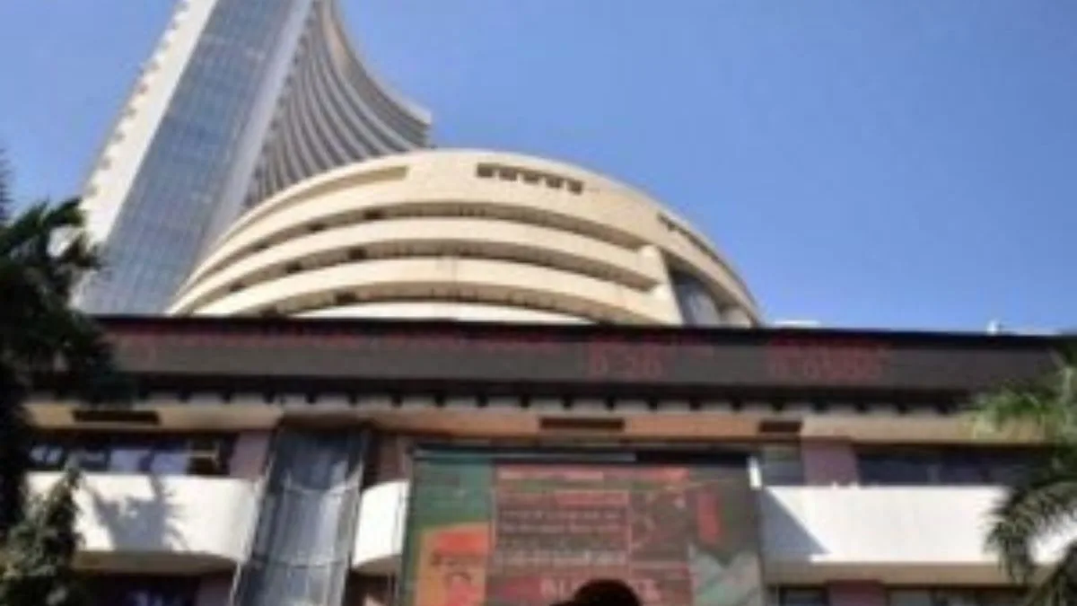 Benchmark indices snap three-day losing streak; pharma, IT stocks shine