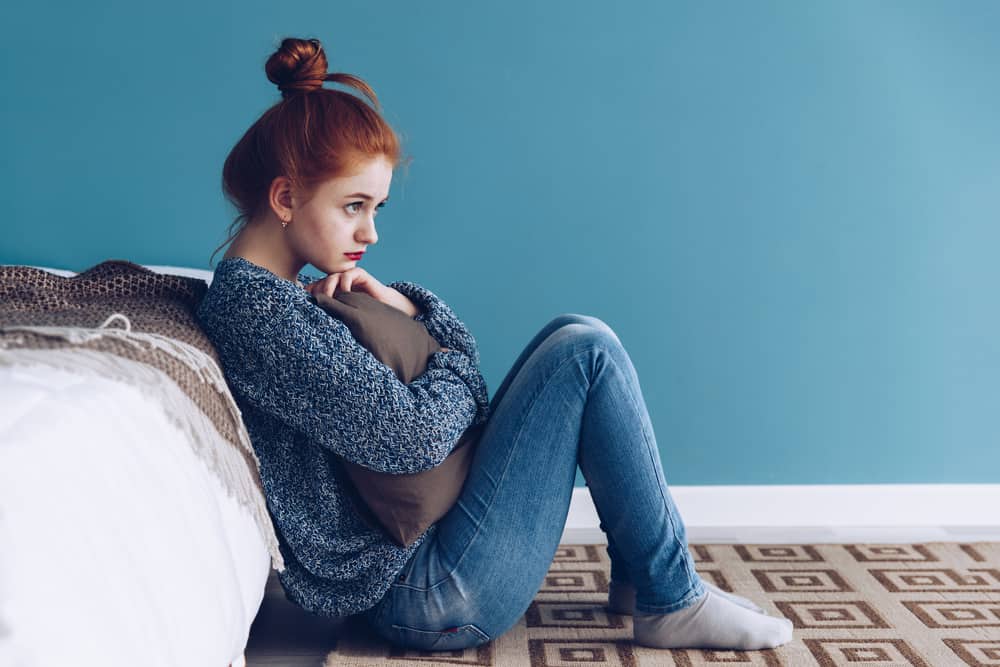 Menschen mit Depression tun diese 6 Dinge, wenn sie allein sind