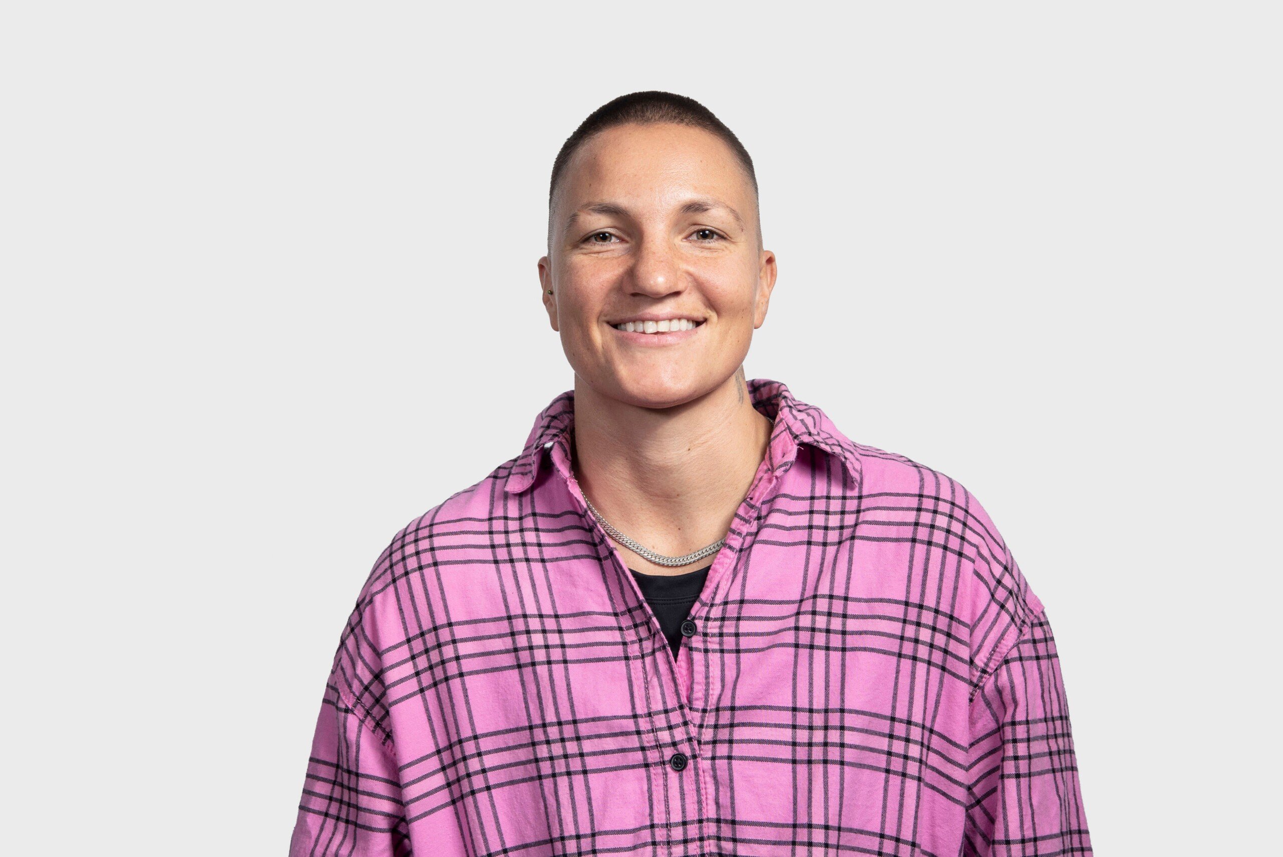 Elina Gustafsson teki sen taas: kuvasi heräävää Susani Mahaduraa – ovat ...