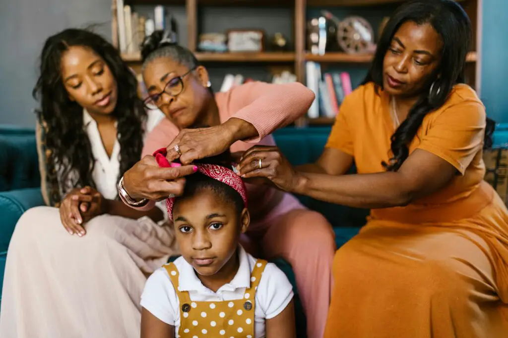 15 Roles Aunts Played That Made Them the Real Backbone of the Family