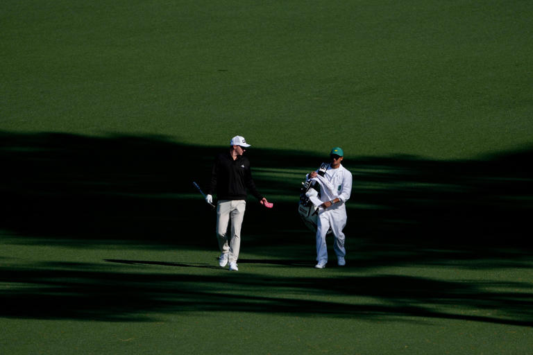 Why Matt McCarty's caddie stamped 'butter fingers' onto the Masters ...